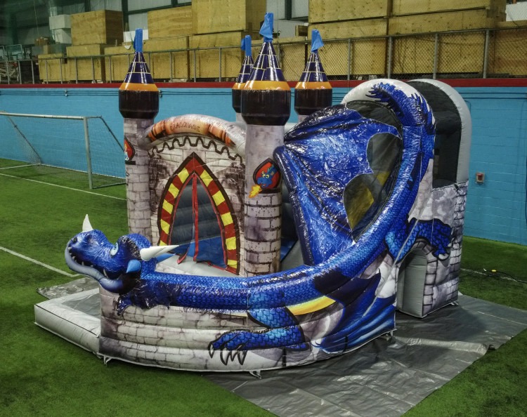 Dragon's Den Bounce House (DRY) - Sky High Amusements Paradise NL